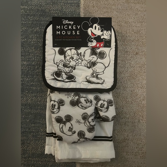 Disney | Kitchen | Brand New Nwt Disney Mickey Mouse 3 Piece Kitchen ...